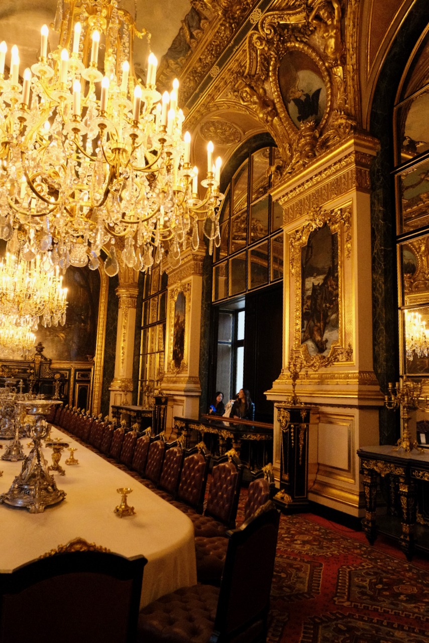 Louvre Museum - A Day at the World Famous Louvre Museum - Trovareguide